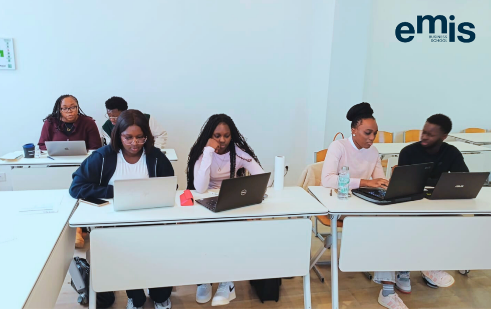 EMIS Business School Paris | École de Management & Master Business Manager